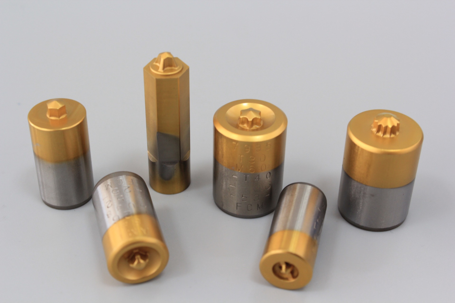 Screw Header Punch - Fuwangda Mould