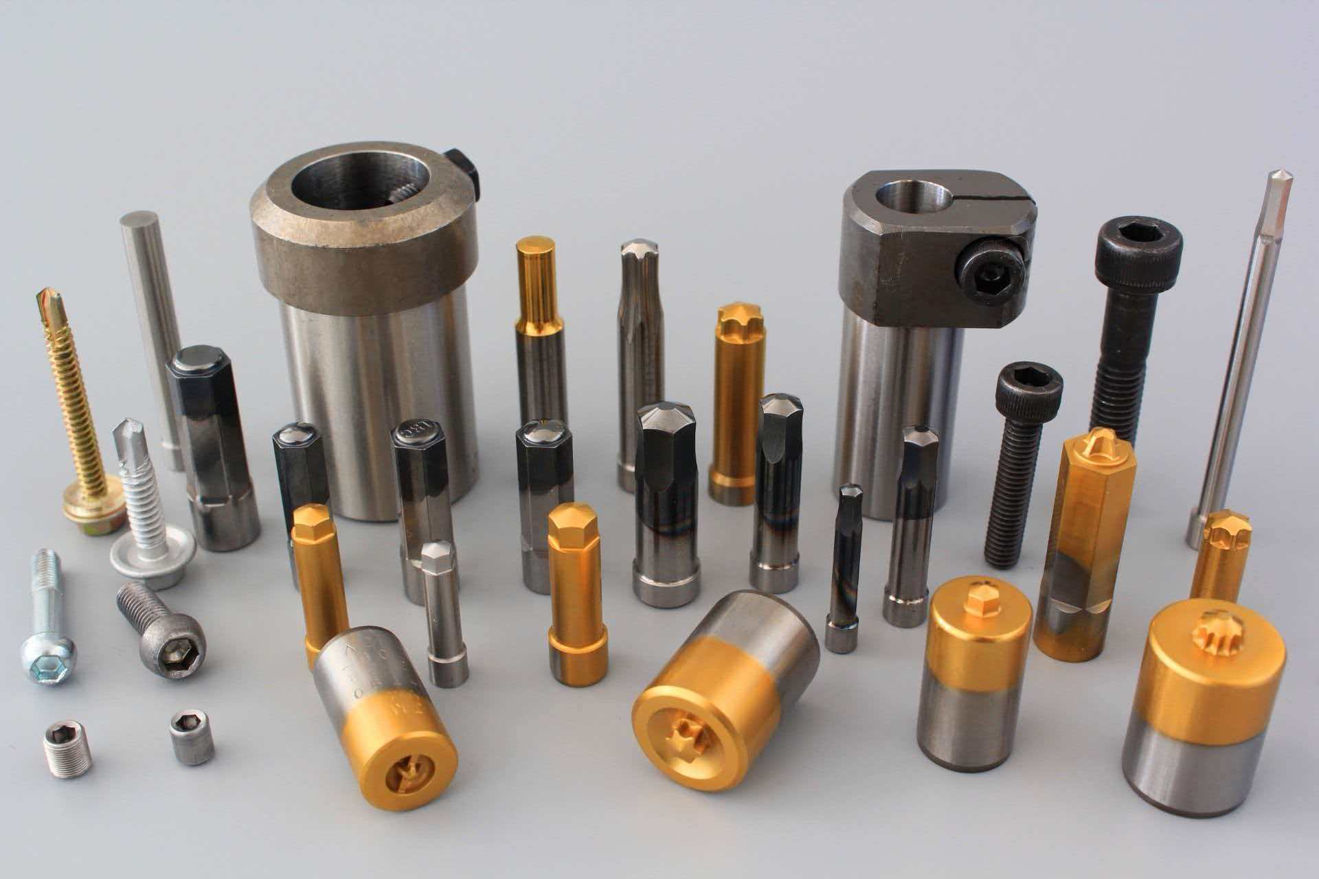 Screw Header Punch - Fuwangda Mould